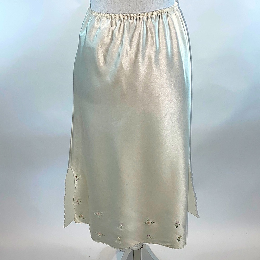 White Silk Vintage Slip With Floral Embroidered Beade… - Gem